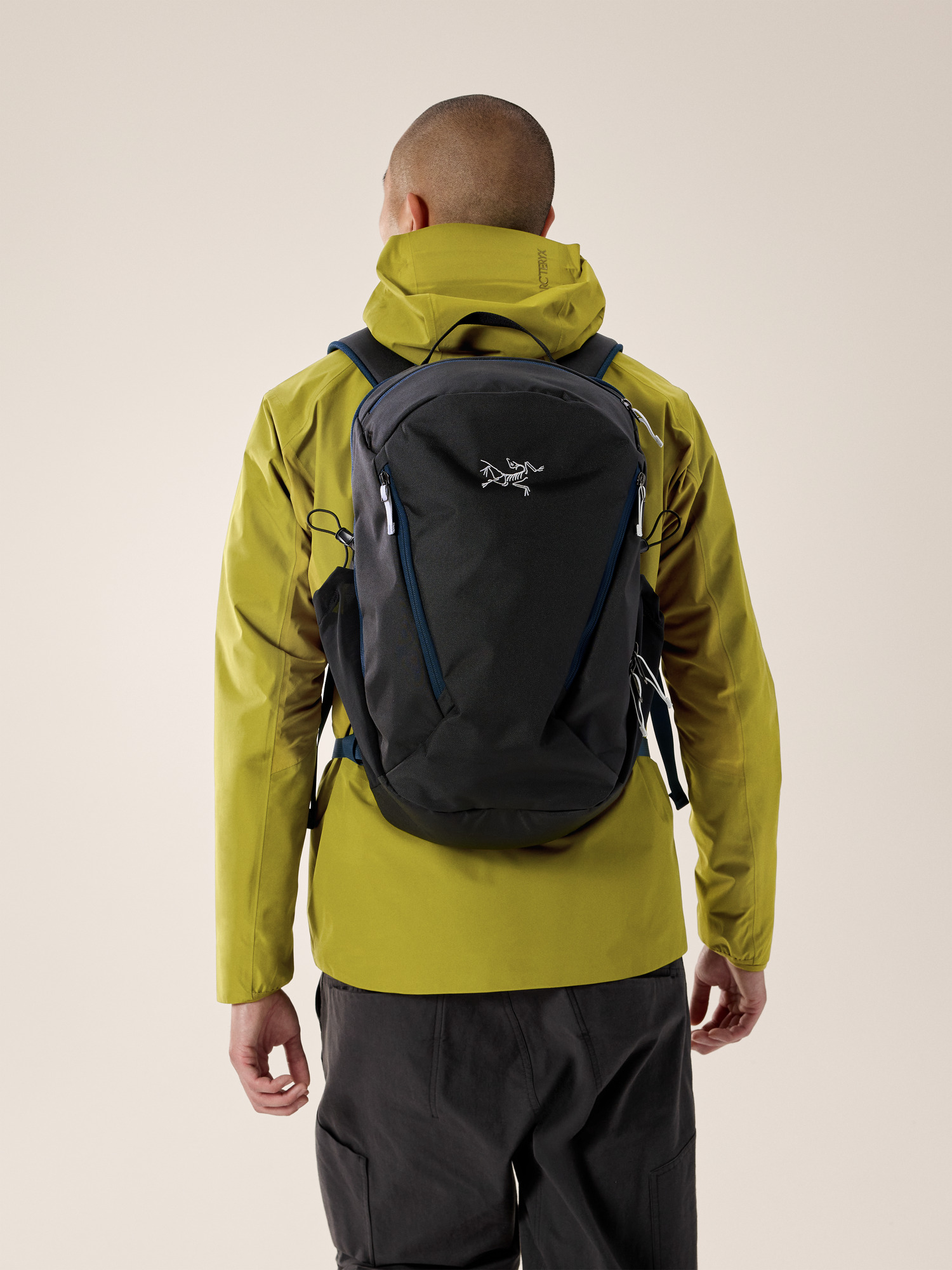 Mantis 26 背包 | Arc'teryx 美国
